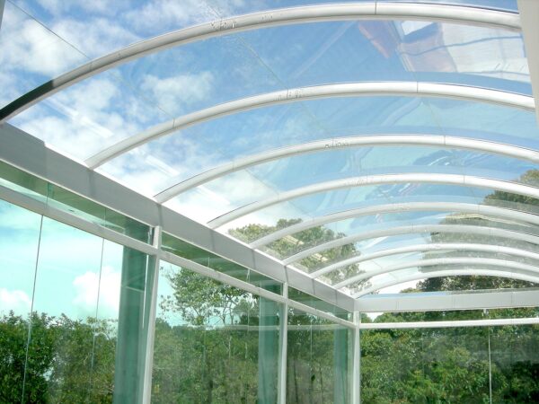 Instalación de domos, techos, fachadas, pérgolas | Domoacril ...